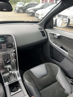 Black Volvo XC60 2016 in Utena, with an engine capacity of 2.40 L and mileage of 275 thousand km for 14450 €, photo 46 on AUTOMOTO.COM.LV