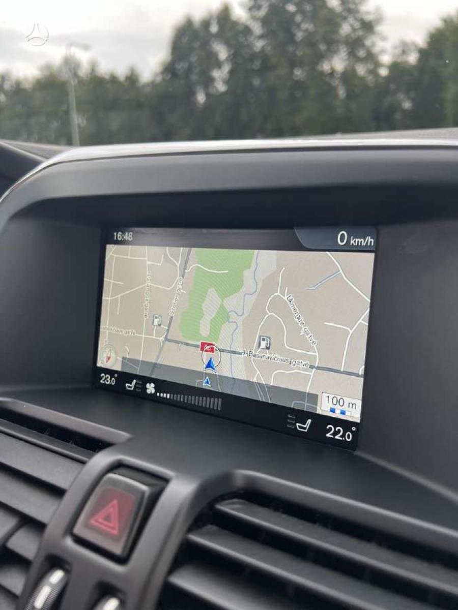 Black Volvo XC60 2016 in Utena, with an engine capacity of 2.40 L and mileage of 275 thousand km for 14450 €, photo 57 on AUTOMOTO.COM.LV