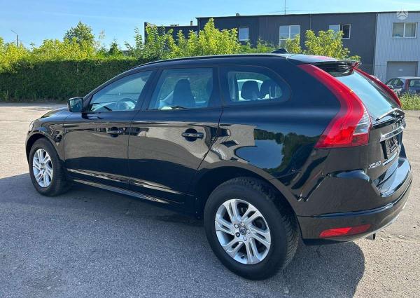 Melns Volvo XC60 2016 Panevēža, ar dzinēja tilpumu 1.97 L un nobraukumu 121 tūkst. km par 13400 €, foto 3 vietnē AUTOMOTO.COM.LV