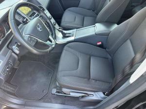 Black Volvo XC60 2016 in Panevezys, with an engine capacity of 1.97 L and mileage of 121 thousand km for 13400 €, photo 10 on AUTOMOTO.COM.LV