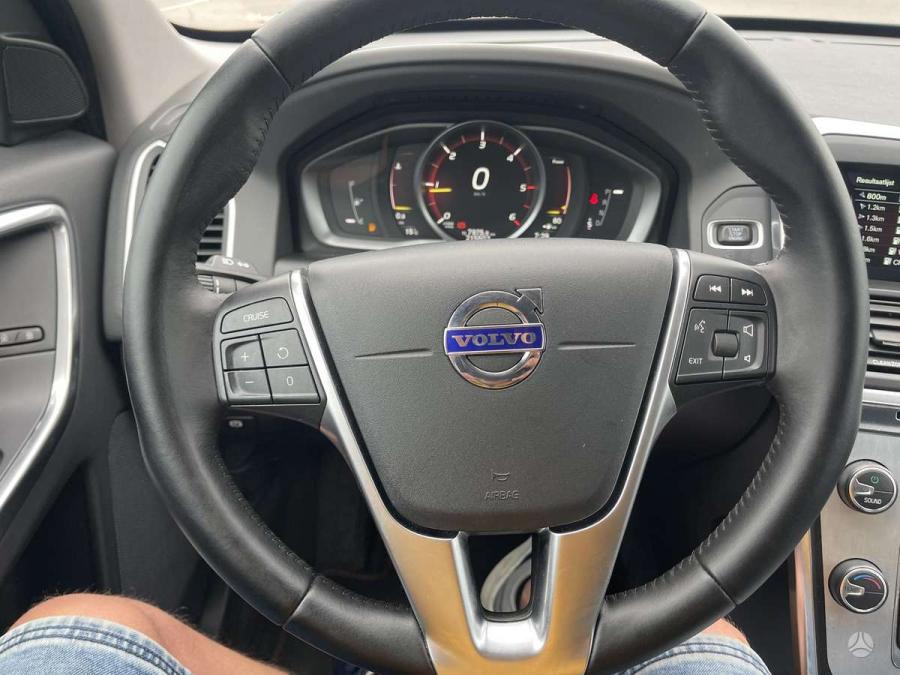Melns Volvo XC60 2016 Kauņa, ar dzinēja tilpumu 1.97 L un nobraukumu 215 tūkst. km par 10750 €, foto 20 vietnē AUTOMOTO.COM.LV