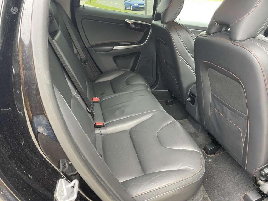 Melns Volvo XC60 2016 Kauņa, ar dzinēja tilpumu 1.97 L un nobraukumu 215 tūkst. km par 10750 €, foto 29 vietnē AUTOMOTO.COM.LV