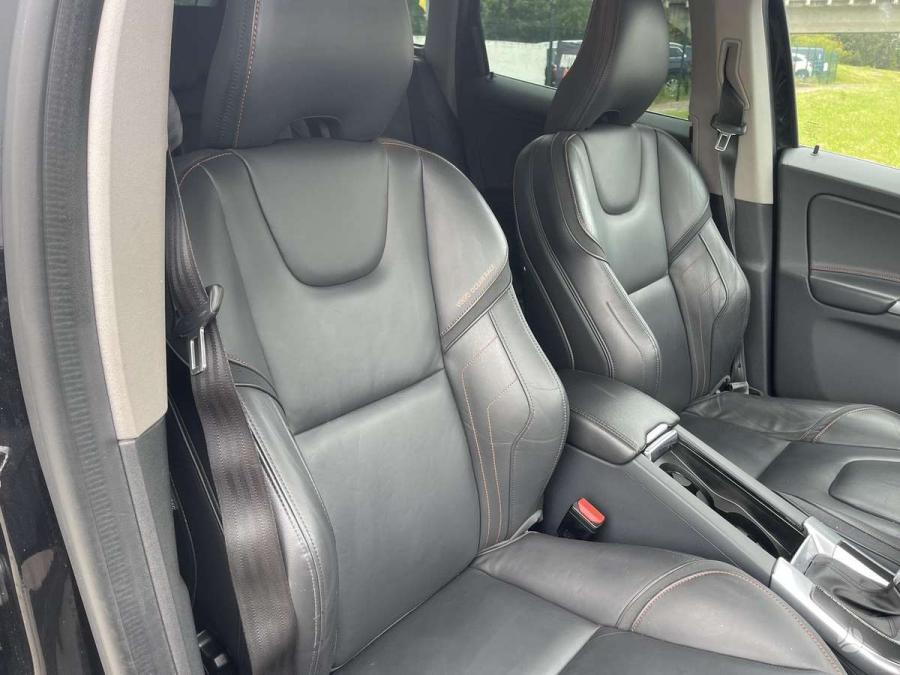 Melns Volvo XC60 2016 Kauņa, ar dzinēja tilpumu 1.97 L un nobraukumu 215 tūkst. km par 10750 €, foto 31 vietnē AUTOMOTO.COM.LV