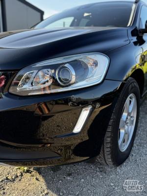 Melns Volvo XC60 2016 Klaipėda, ar dzinēja tilpumu 2.00 L un nobraukumu 321 tūkst. km par 12600 €, foto 4 vietnē AUTOMOTO.COM.LV