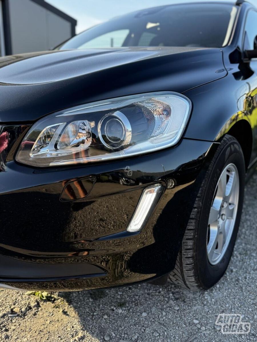 Melns Volvo XC60 2016 Klaipėda, ar dzinēja tilpumu 2.00 L un nobraukumu 321 tūkst. km par 12600 €, foto 4 vietnē AUTOMOTO.COM.LV