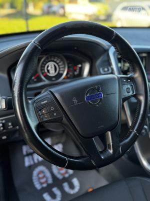 Melns Volvo XC60 2016 Klaipėda, ar dzinēja tilpumu 2.00 L un nobraukumu 321 tūkst. km par 12600 €, foto 10 vietnē AUTOMOTO.COM.LV