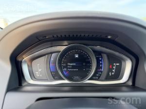 Черный Вольво ХС60 2016 в Рига, объемом двигателя 2.40 л и пробегом 152 тыс. км за 16995 €, фото 13 на AUTOMOTO.COM.LV