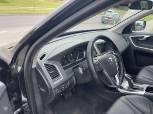 Black Volvo XC60 2016 in Kaunas, with an engine capacity of 1.97 L and mileage of 215 thousand km for 10750 €, photo 19 on AUTOMOTO.COM.LV