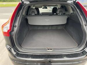 Black Volvo XC60 2016 in Kaunas, with an engine capacity of 1.97 L and mileage of 215 thousand km for 10750 €, photo 33 on AUTOMOTO.COM.LV
