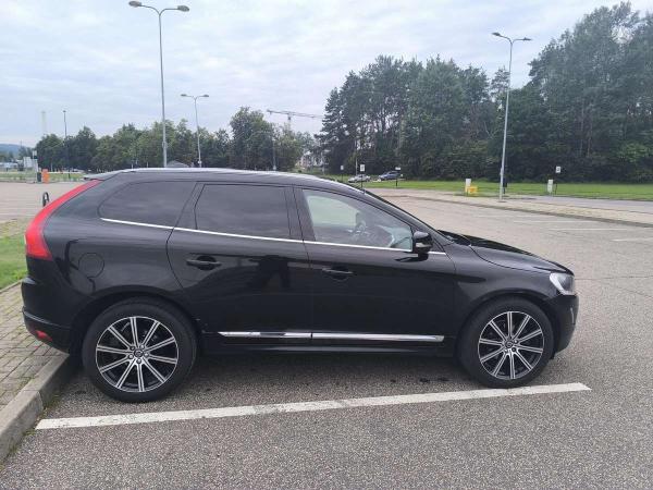 Melns Volvo XC60 2016 Viļņa, ar dzinēja tilpumu 3.00 L un nobraukumu 313 tūkst. km par 7199 €, foto 1 vietnē AUTOMOTO.COM.LV
