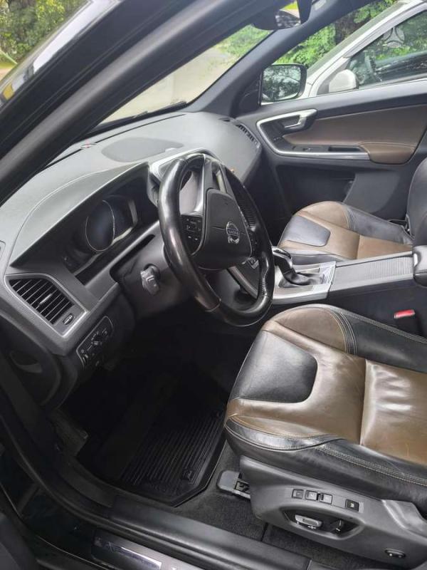 Melns Volvo XC60 2016 Viļņa, ar dzinēja tilpumu 3.00 L un nobraukumu 313 tūkst. km par 7199 €, foto 6 vietnē AUTOMOTO.COM.LV