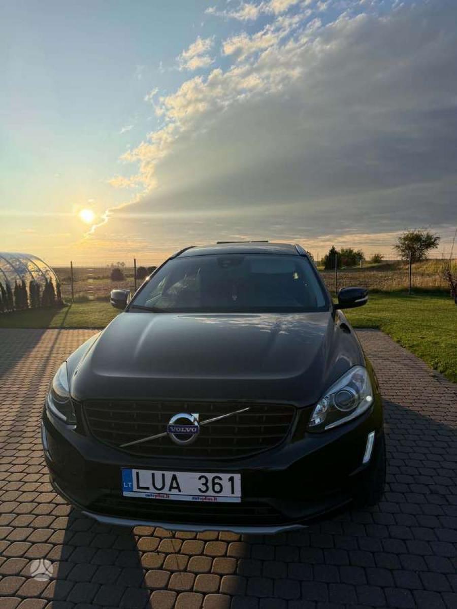 Black Volvo XC60 2016 in Siauliai, with an engine capacity of 2.00 L and mileage of 285 thousand km for 11000 €, photo 8 on AUTOMOTO.COM.LV
