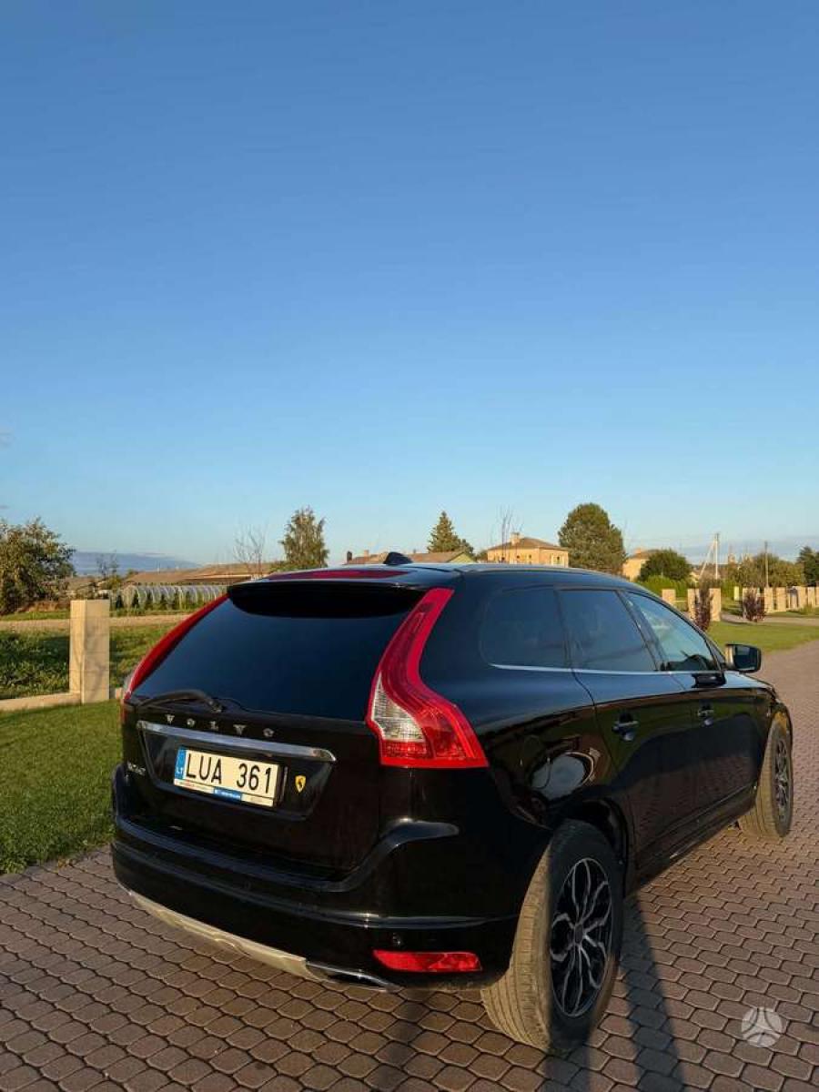 Black Volvo XC60 2016 in Siauliai, with an engine capacity of 2.00 L and mileage of 285 thousand km for 11000 €, photo 10 on AUTOMOTO.COM.LV