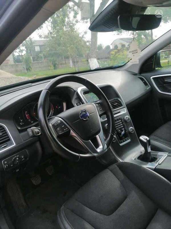 Melns Volvo XC60 2016 Plungė, ar dzinēja tilpumu 2.00 L un nobraukumu 341 tūkst. km par 11200 €, foto 10 vietnē AUTOMOTO.COM.LV