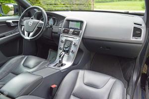 Black Volvo XC60 2016 in Vilnius, with an engine capacity of 2.00 L and mileage of 168 thousand km for 13950 €, photo 8 on AUTOMOTO.COM.LV