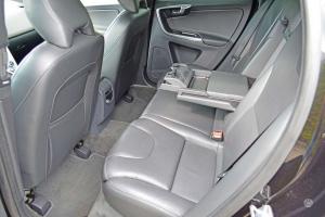 Black Volvo XC60 2016 in Vilnius, with an engine capacity of 2.00 L and mileage of 168 thousand km for 13950 €, photo 10 on AUTOMOTO.COM.LV