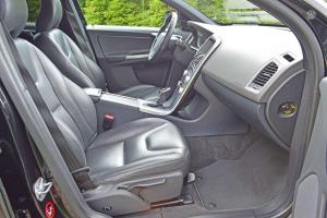 Black Volvo XC60 2016 in Vilnius, with an engine capacity of 2.00 L and mileage of 168 thousand km for 13950 €, photo 13 on AUTOMOTO.COM.LV