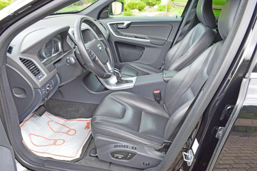 Black Volvo XC60 2016 in Vilnius, with an engine capacity of 2.00 L and mileage of 168 thousand km for 13950 €, photo 16 on AUTOMOTO.COM.LV