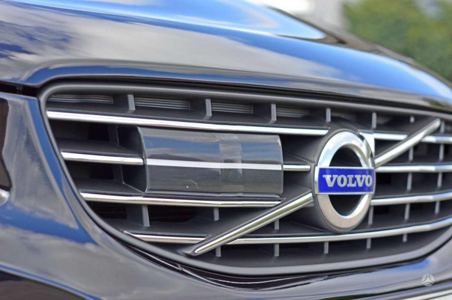 Black Volvo XC60 2016 in Vilnius, with an engine capacity of 2.00 L and mileage of 168 thousand km for 13950 €, photo 33 on AUTOMOTO.COM.LV