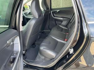 Black Volvo XC60 2016 in Klaipeda, with an engine capacity of 2.50 L and mileage of 240 thousand km for 12900 €, photo 12 on AUTOMOTO.COM.LV