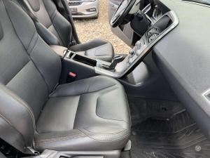 Black Volvo XC60 2016 in Utena, with an engine capacity of 1.97 L and mileage of 280 thousand km for 7990 €, photo 7 on AUTOMOTO.COM.LV