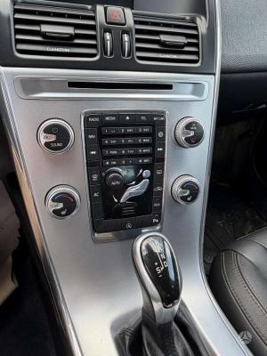 Black Volvo XC60 2016 in Utena, with an engine capacity of 1.97 L and mileage of 280 thousand km for 7990 €, photo 10 on AUTOMOTO.COM.LV