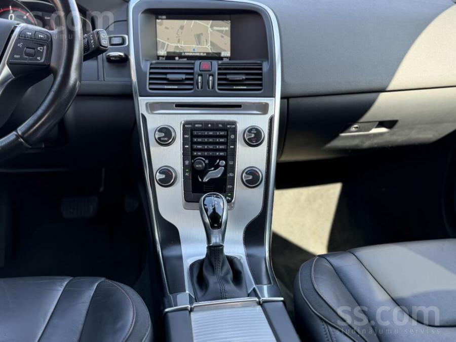 Melns Volvo XC60 2016 Rīga, ar dzinēja tilpumu 2.00 L un nobraukumu 289 tūkst. km par 11900 €, foto 9 vietnē AUTOMOTO.COM.LV