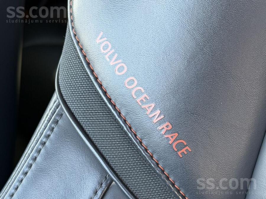 Melns Volvo XC60 2016 Rīga, ar dzinēja tilpumu 2.00 L un nobraukumu 289 tūkst. km par 11900 €, foto 12 vietnē AUTOMOTO.COM.LV