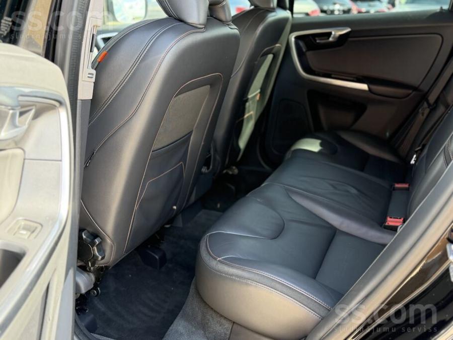 Melns Volvo XC60 2016 Rīga, ar dzinēja tilpumu 2.00 L un nobraukumu 289 tūkst. km par 11900 €, foto 14 vietnē AUTOMOTO.COM.LV