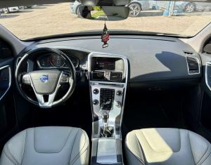 Melns Volvo XC60 2016 Panevēža, ar dzinēja tilpumu 1.97 L un nobraukumu 246 tūkst. km par 10500 €, foto 15 vietnē AUTOMOTO.COM.LV