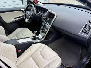 Melns Volvo XC60 2016 Panevēža, ar dzinēja tilpumu 1.97 L un nobraukumu 246 tūkst. km par 10500 €, foto 19 vietnē AUTOMOTO.COM.LV