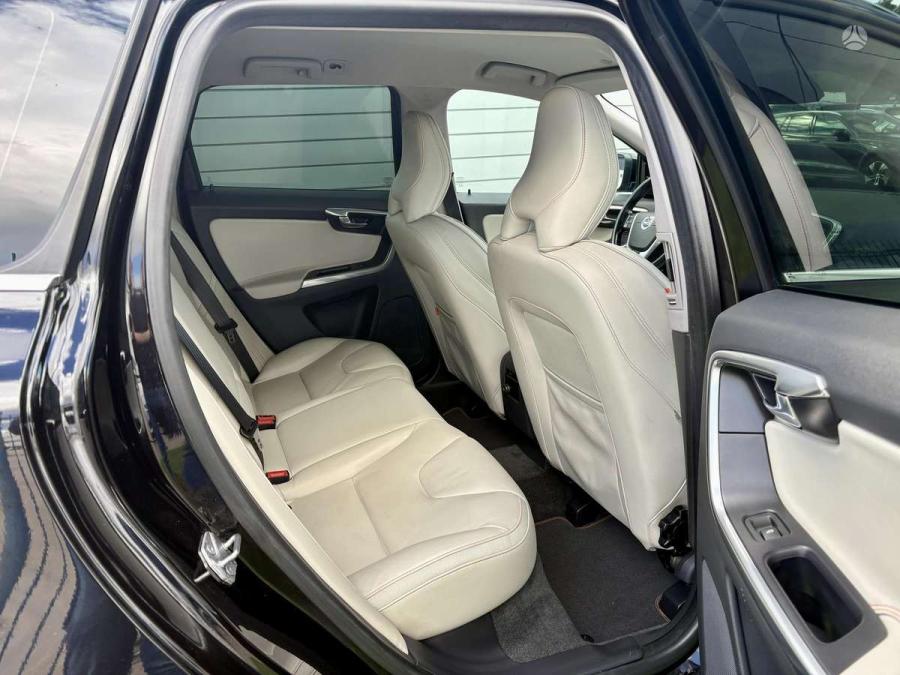 Melns Volvo XC60 2016 Panevēža, ar dzinēja tilpumu 1.97 L un nobraukumu 246 tūkst. km par 10500 €, foto 21 vietnē AUTOMOTO.COM.LV