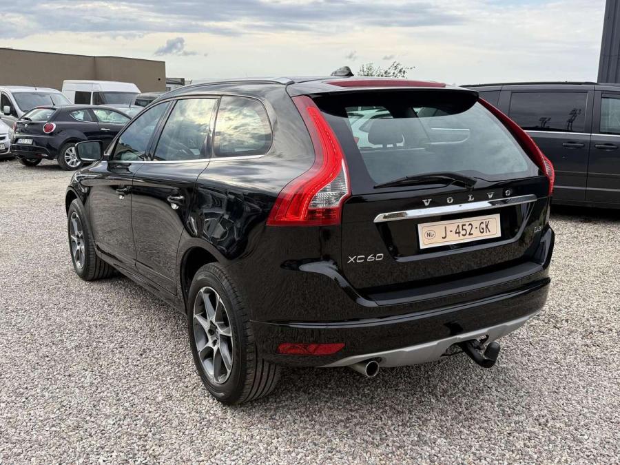 Melns Volvo XC60 2016 Kauņa, ar dzinēja tilpumu 1.97 L un nobraukumu 254 tūkst. km par 11200 €, foto 4 vietnē AUTOMOTO.COM.LV