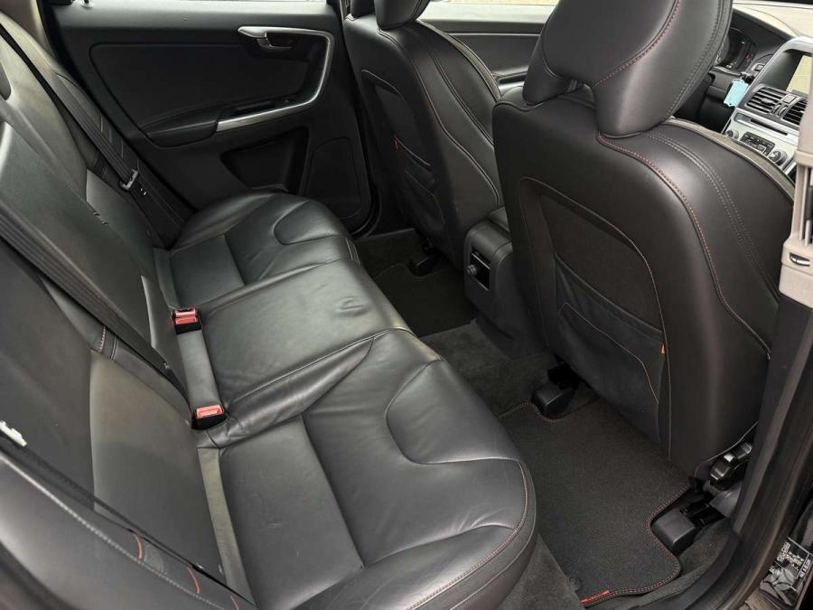 Melns Volvo XC60 2016 Kauņa, ar dzinēja tilpumu 1.97 L un nobraukumu 254 tūkst. km par 11200 €, foto 14 vietnē AUTOMOTO.COM.LV