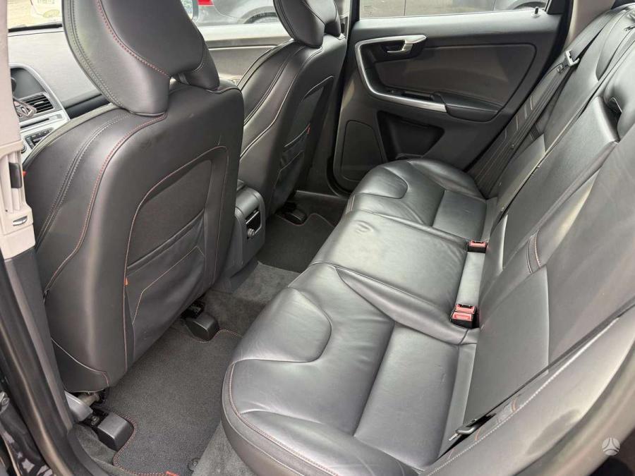 Melns Volvo XC60 2016 Kauņa, ar dzinēja tilpumu 1.97 L un nobraukumu 254 tūkst. km par 11200 €, foto 15 vietnē AUTOMOTO.COM.LV