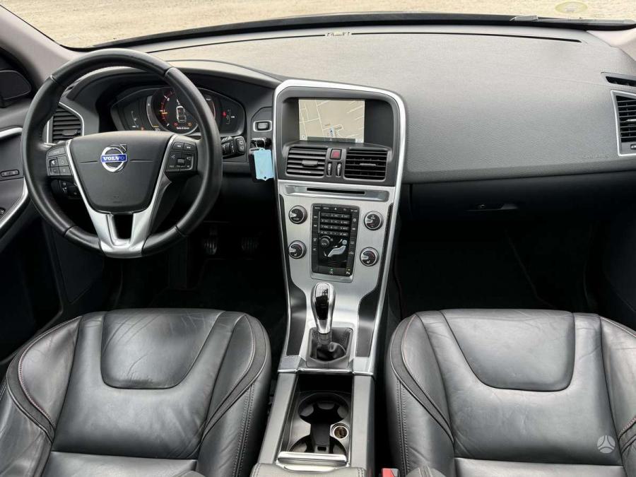 Melns Volvo XC60 2016 Kauņa, ar dzinēja tilpumu 1.97 L un nobraukumu 254 tūkst. km par 11200 €, foto 19 vietnē AUTOMOTO.COM.LV