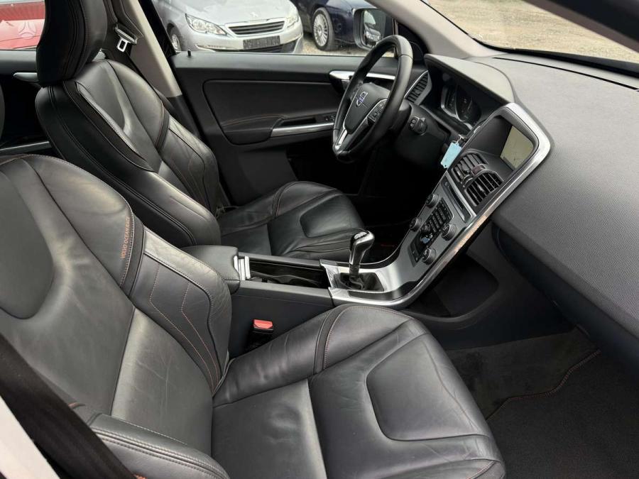 Melns Volvo XC60 2016 Kauņa, ar dzinēja tilpumu 1.97 L un nobraukumu 254 tūkst. km par 11200 €, foto 20 vietnē AUTOMOTO.COM.LV