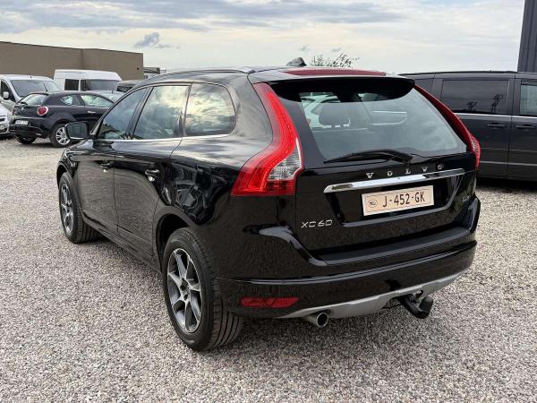 Melns Volvo XC60 2016 Kauņa, ar dzinēja tilpumu 1.97 L un nobraukumu 254 tūkst. km par 10700 €, foto 4 vietnē AUTOMOTO.COM.LV