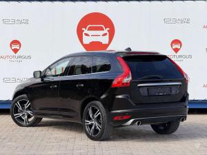 Black Volvo XC60 2016 in Taurage, with an engine capacity of 2.40 L and mileage of 224 thousand km for 13990 €, photo 9 on AUTOMOTO.COM.LV