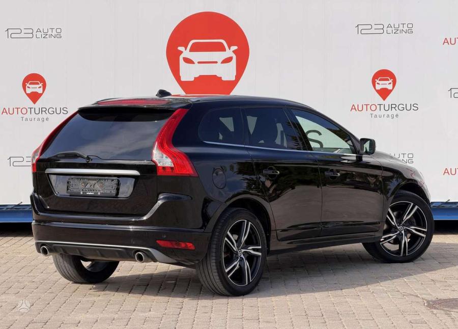 Black Volvo XC60 2016 in Taurage, with an engine capacity of 2.40 L and mileage of 224 thousand km for 13990 €, photo 11 on AUTOMOTO.COM.LV