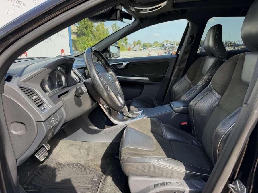Black Volvo XC60 2016 in Taurage, with an engine capacity of 2.40 L and mileage of 224 thousand km for 13990 €, photo 14 on AUTOMOTO.COM.LV