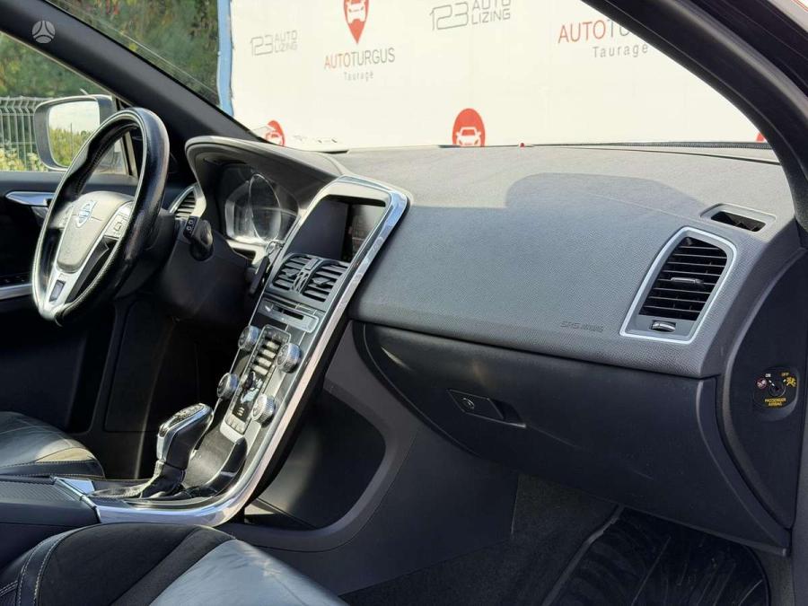 Black Volvo XC60 2016 in Taurage, with an engine capacity of 2.40 L and mileage of 224 thousand km for 13990 €, photo 18 on AUTOMOTO.COM.LV