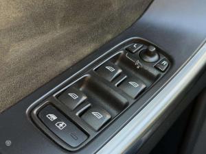 Black Volvo XC60 2016 in Taurage, with an engine capacity of 2.40 L and mileage of 224 thousand km for 13990 €, photo 28 on AUTOMOTO.COM.LV