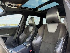 Black Volvo XC60 2016 in Taurage, with an engine capacity of 2.40 L and mileage of 224 thousand km for 13990 €, photo 31 on AUTOMOTO.COM.LV