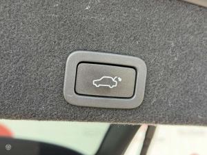 Black Volvo XC60 2016 in Taurage, with an engine capacity of 2.40 L and mileage of 224 thousand km for 13990 €, photo 33 on AUTOMOTO.COM.LV