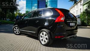 Black Volvo XC60 2016 in Riga, with an engine capacity of 2.00 L and mileage of 238 thousand km for 11450 €, photo 9 on AUTOMOTO.COM.LV