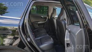 Black Volvo XC60 2016 in Riga, with an engine capacity of 2.00 L and mileage of 238 thousand km for 11450 €, photo 13 on AUTOMOTO.COM.LV