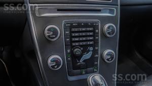 Black Volvo XC60 2016 in Riga, with an engine capacity of 2.00 L and mileage of 238 thousand km for 11450 €, photo 19 on AUTOMOTO.COM.LV
