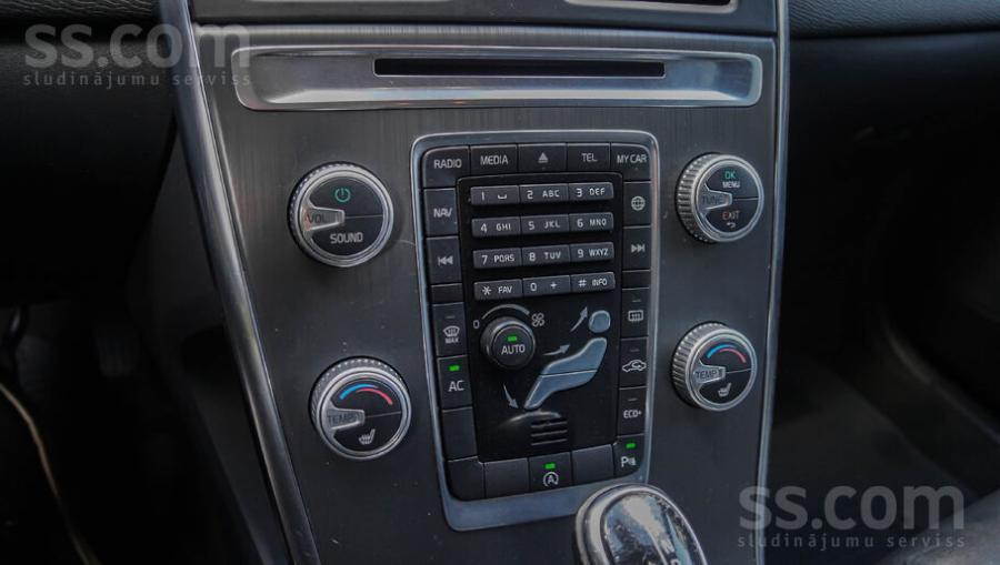 Black Volvo XC60 2016 in Riga, with an engine capacity of 2.00 L and mileage of 238 thousand km for 11450 €, photo 19 on AUTOMOTO.COM.LV
