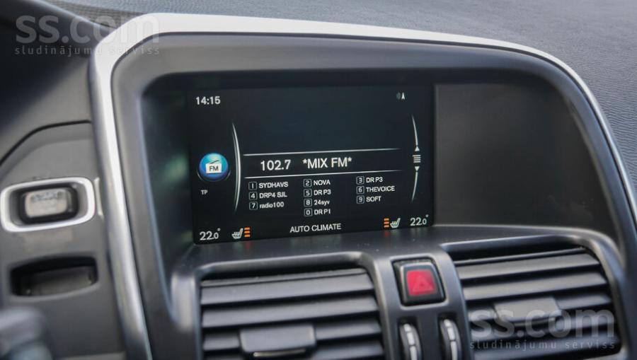 Black Volvo XC60 2016 in Riga, with an engine capacity of 2.00 L and mileage of 238 thousand km for 11450 €, photo 20 on AUTOMOTO.COM.LV